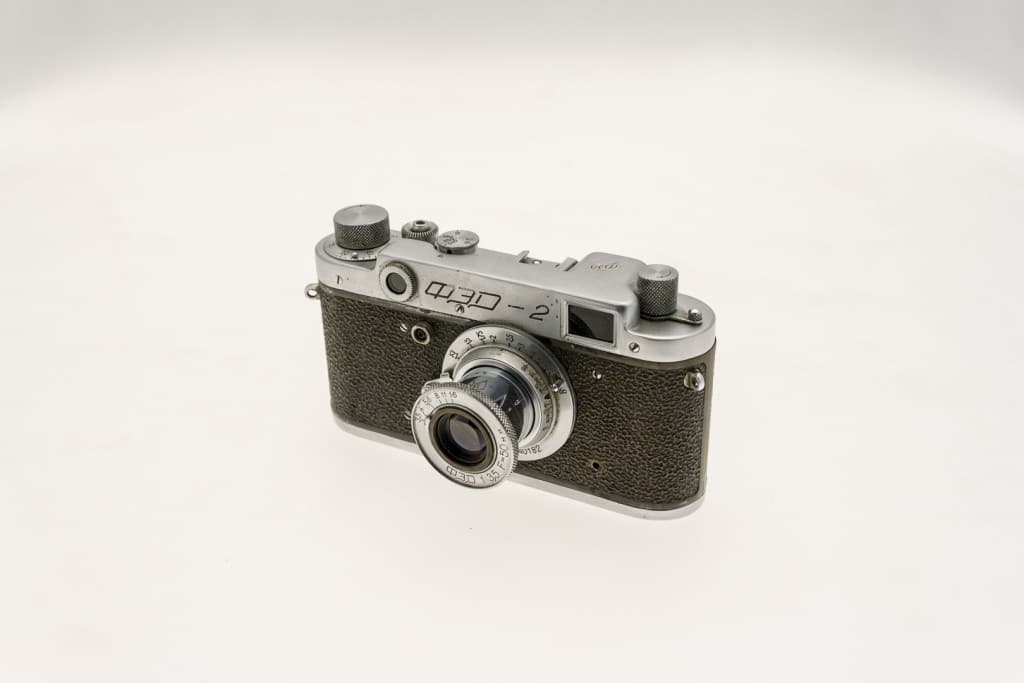 FED 2 PE0385 (ФЭД) – Soviet 35mm Rangefinder Film Camera