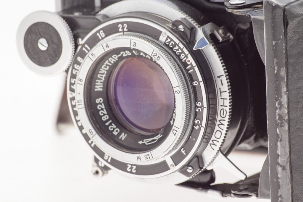 Moskva 2 (Москва) – Soviet 6x9cm Folding Film Camera