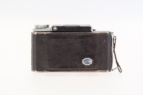Moskva 2 (Москва) – Soviet 6x9cm Folding Film Camera