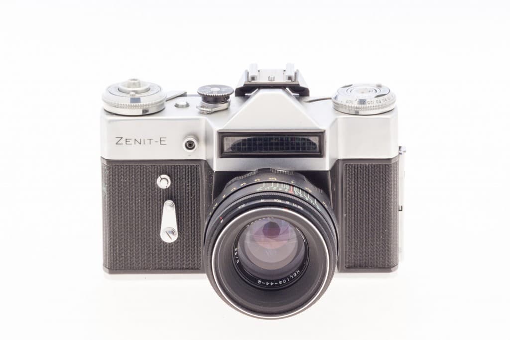 Zenit-E (Зенит-E) – Soviet 35mm Reflex Film Camera