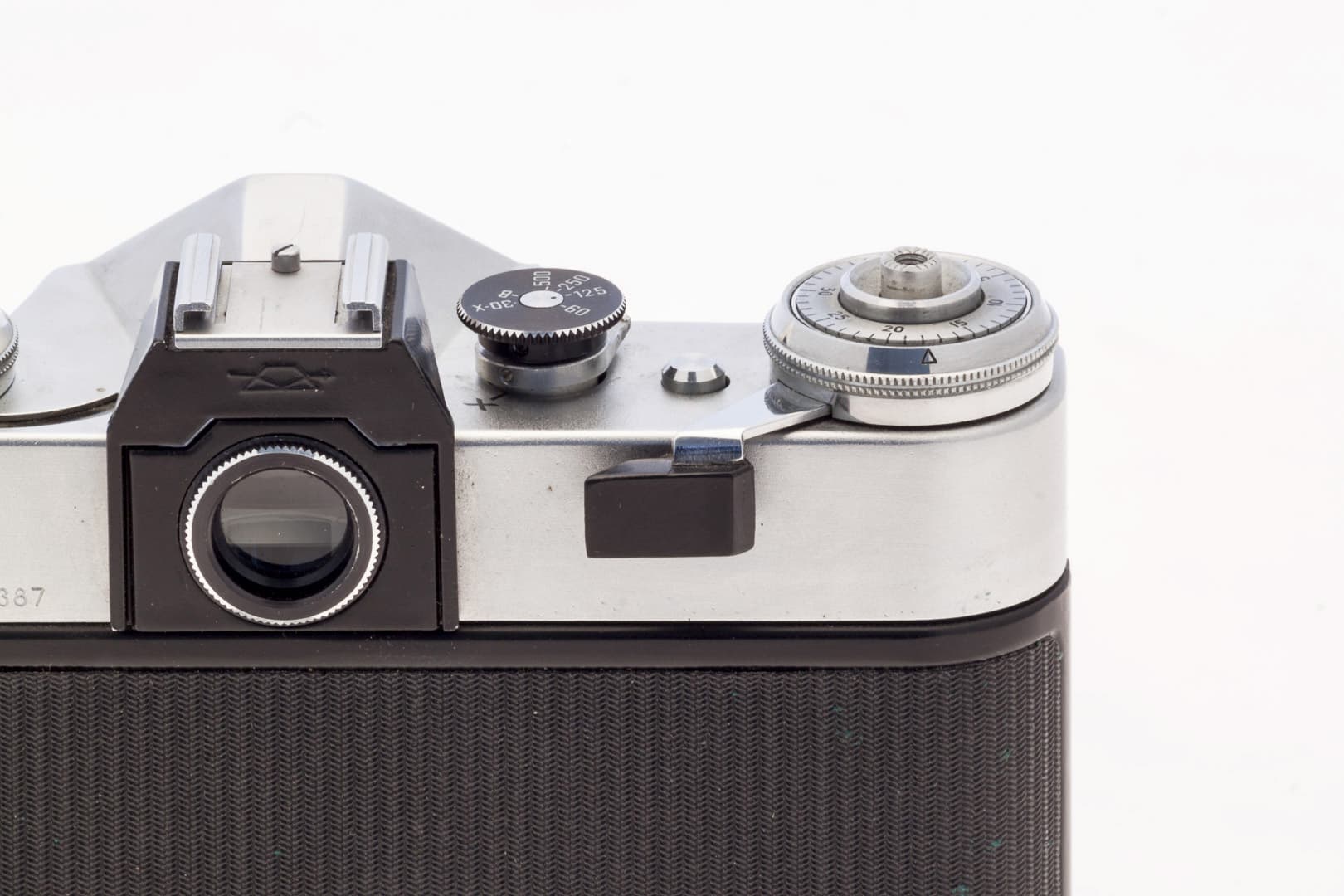 Zenit-E (Зенит-E) – Soviet 35mm Reflex Film Camera