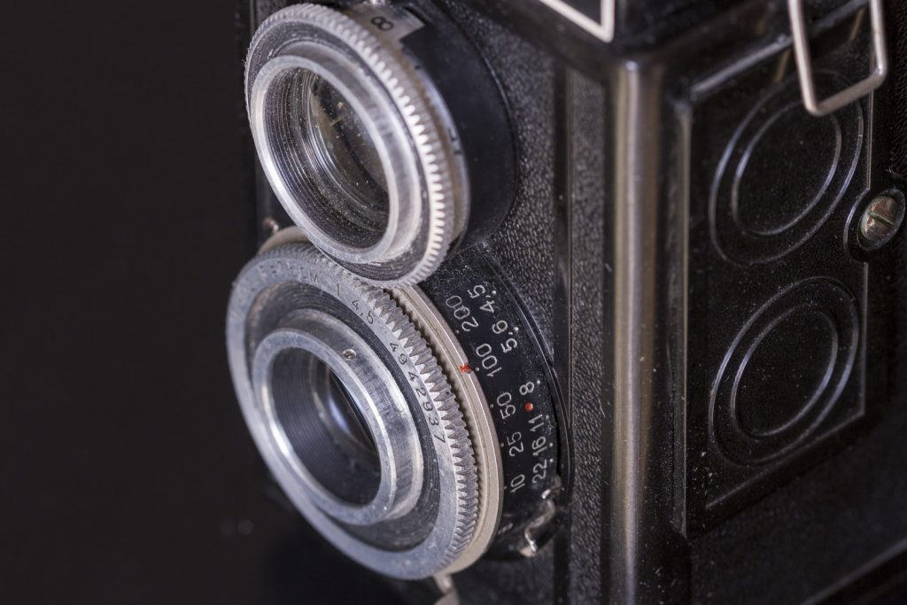 Lubitel (Любитель) – First Soviet 6x6 cm Twin Lens Reflex Film Camera